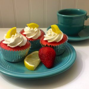 Amish Friendship Bread Strawberry Lemonade Cupcakes